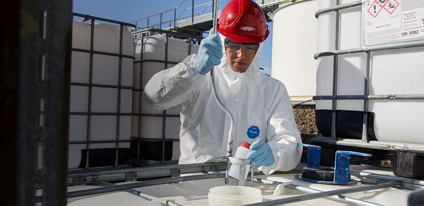 Tyvek® Suits | DuPont™ Tyvek® Suits | Disposable Tyvek® Suits