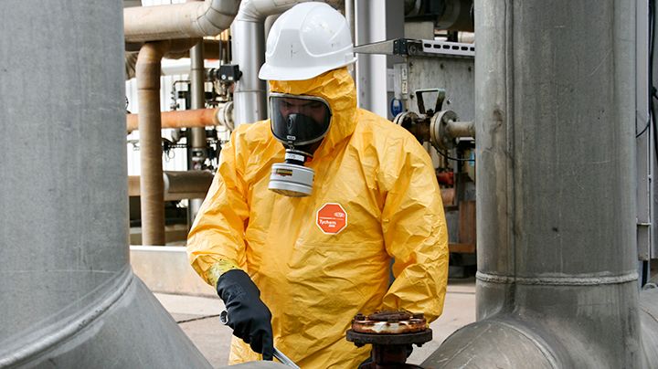Nuclear Protection Suits | DuPont™ Tyvek® and DuPont™ Tychem®